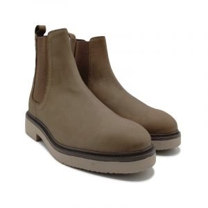 High Ankle / Chelsea Boots in Pakistan